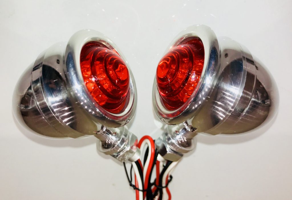 EDGE CUT VINTAGE TURN SIGNAL RED LENS - school of cool