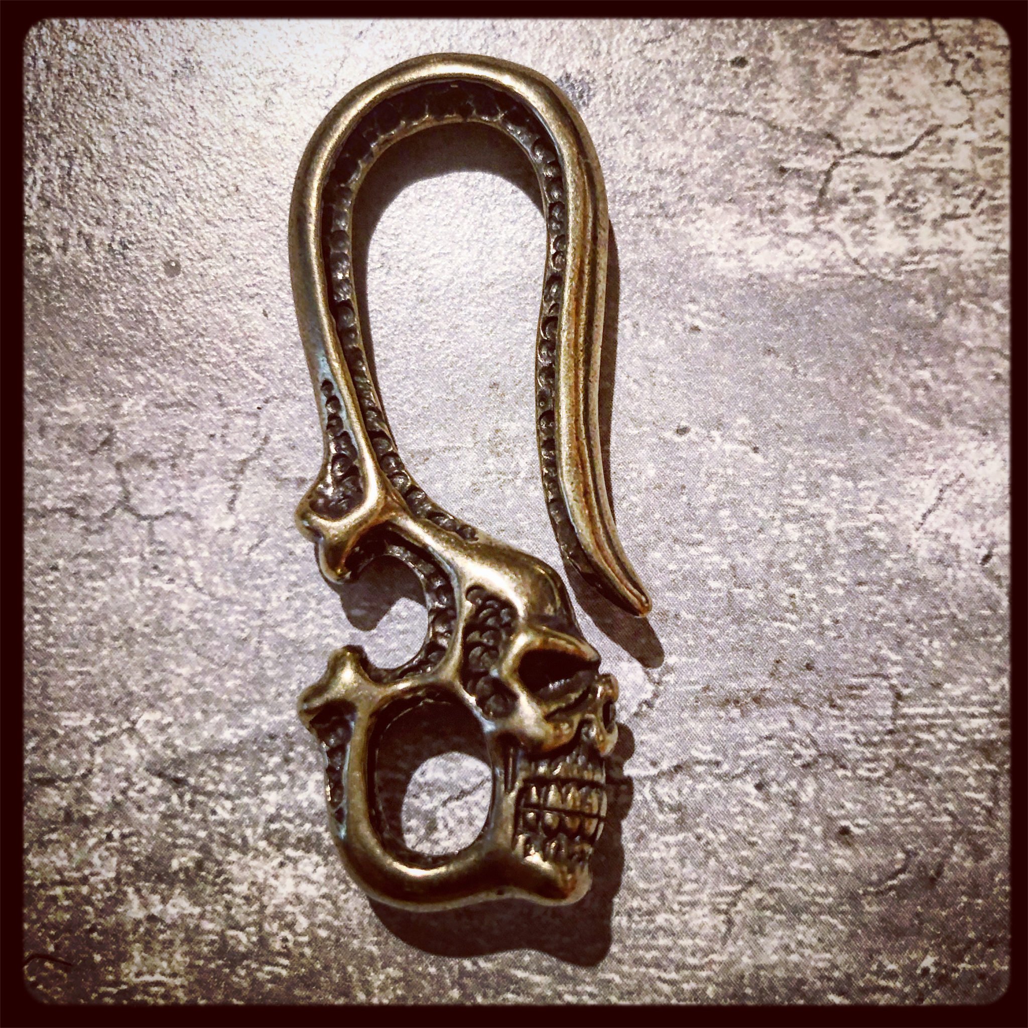 KEY CHAIN "SKULL SPIRIT" Biker in brass - school of cool